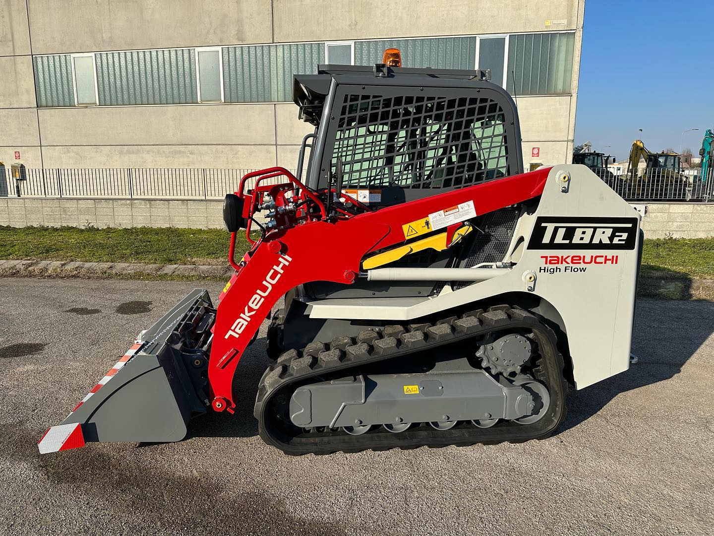 Takeuchi Tl8 r2 in pronta consegna - Agri Trading